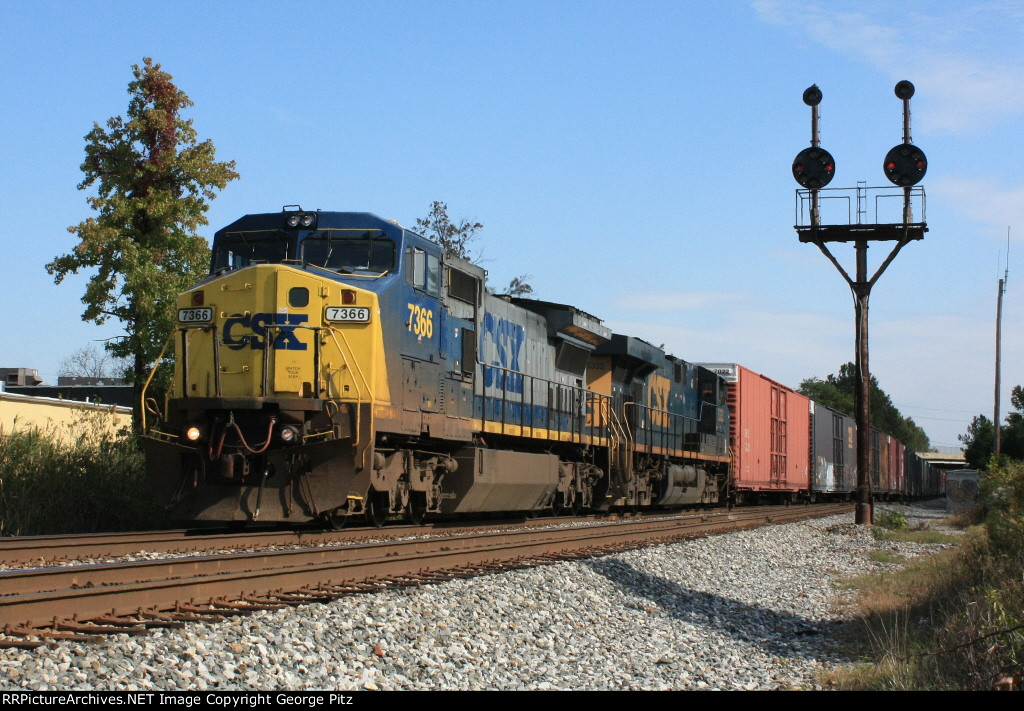CSX 7366 and train D732